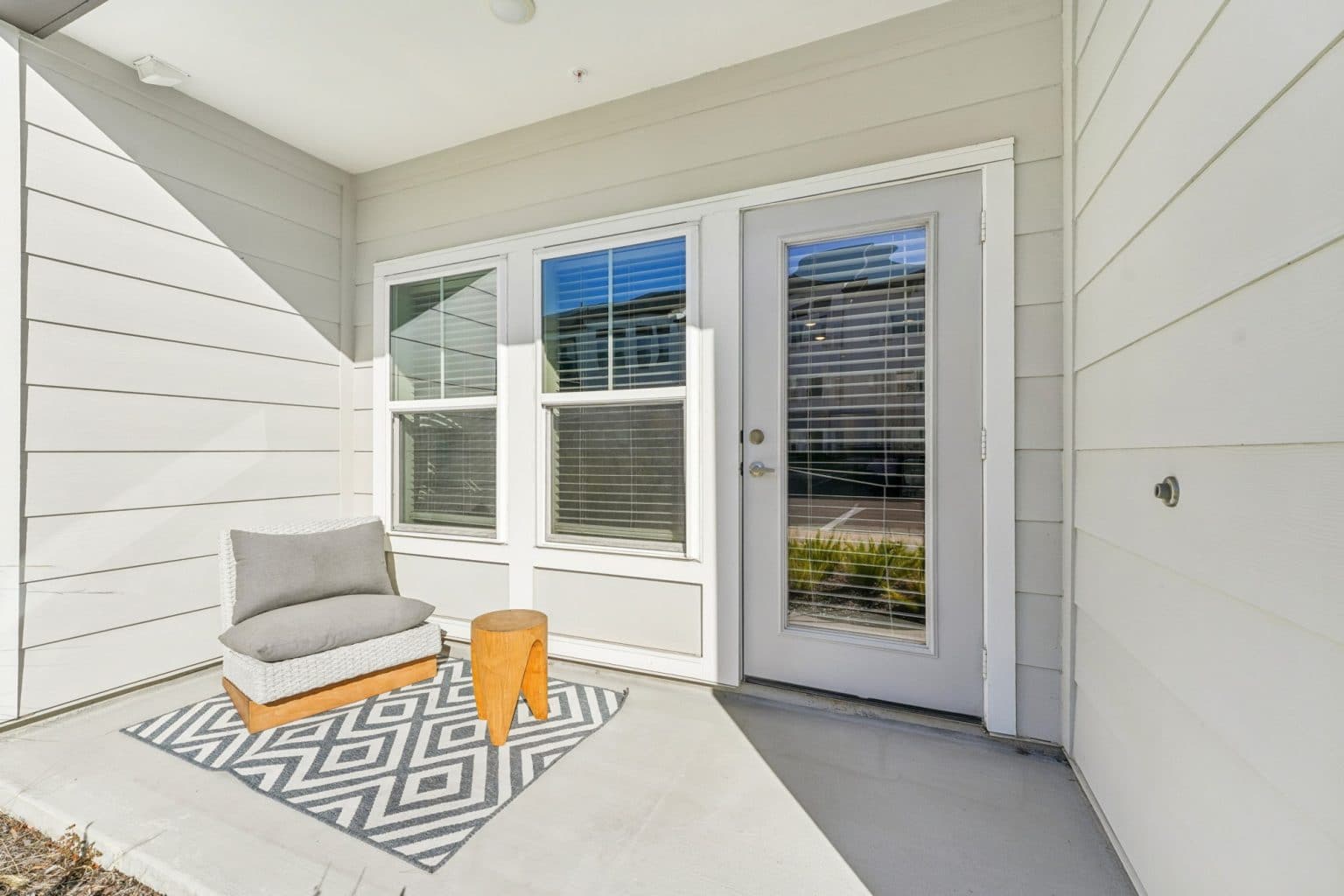 Gallery | Lake Gibson Apartments | Lakeland, FL