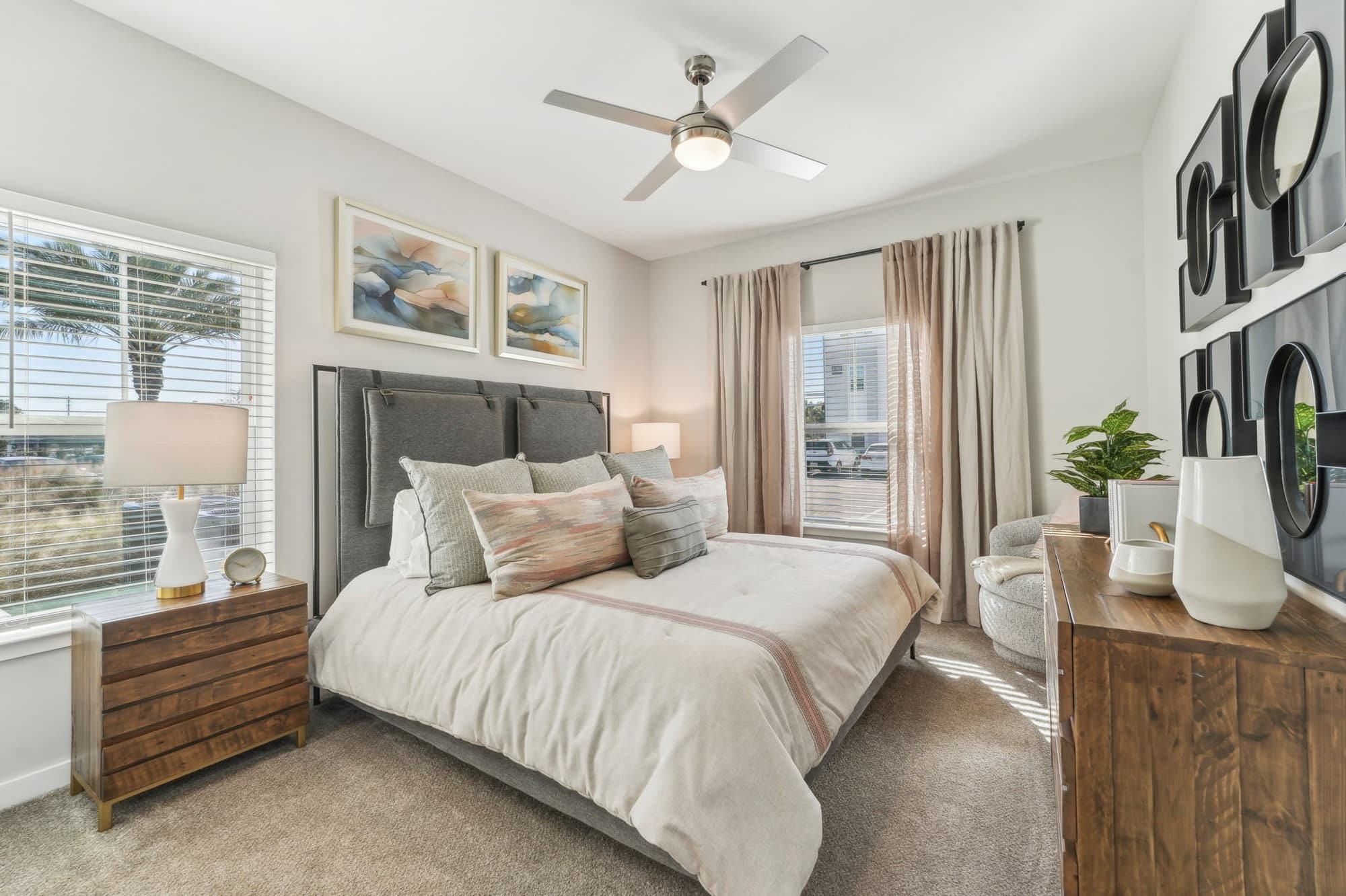 Gallery | Lake Gibson Apartments | Lakeland, FL