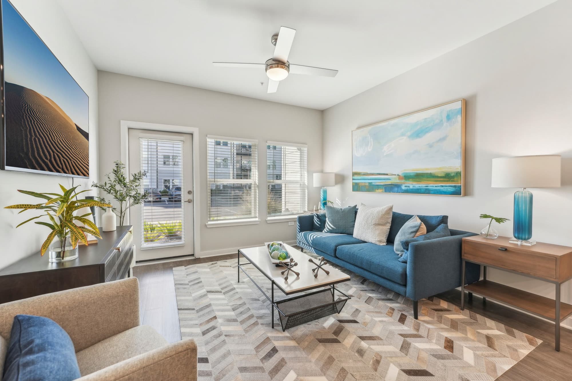 Gallery | Lake Gibson Apartments | Lakeland, FL