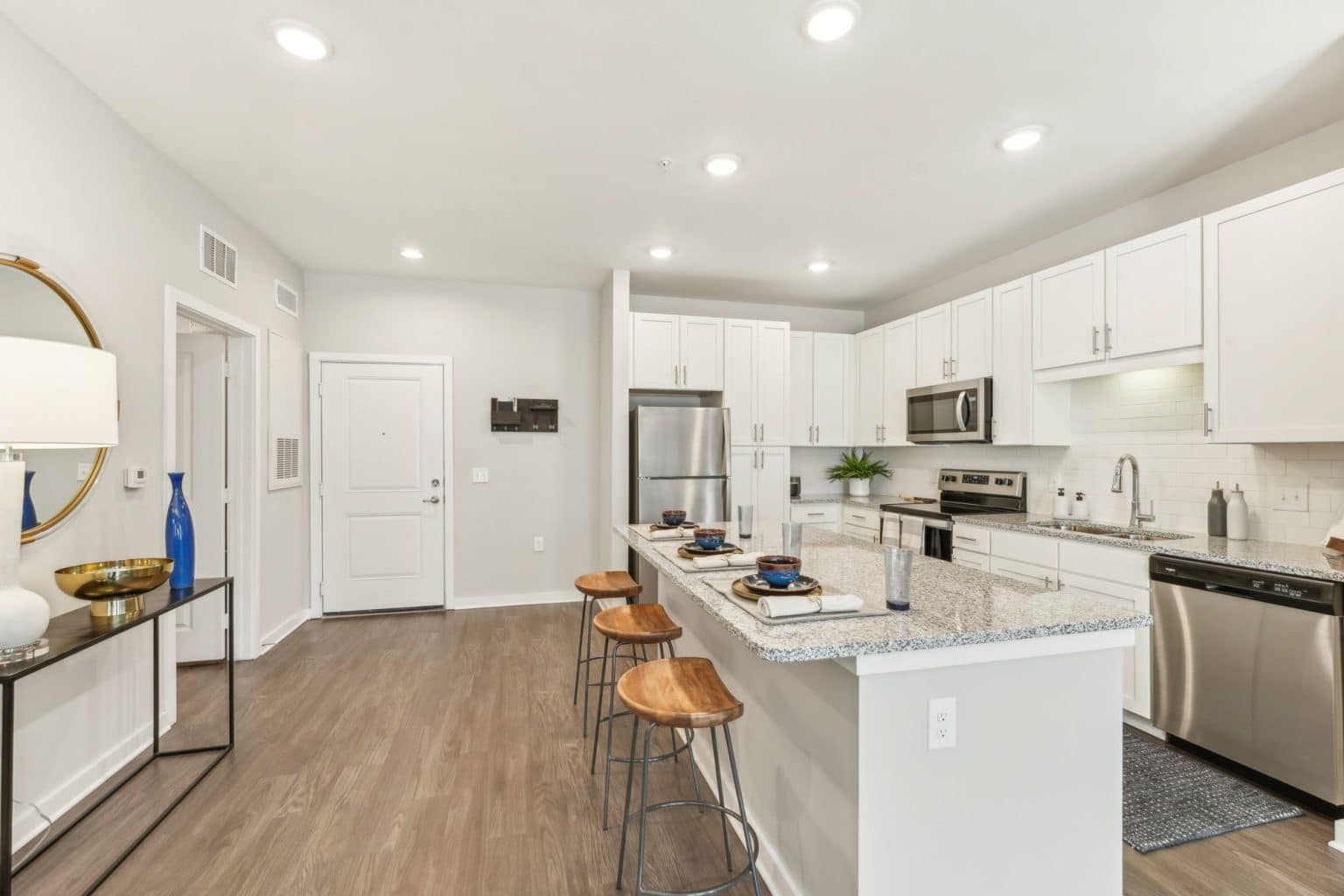 Gallery | Lake Gibson Apartments | Lakeland, FL